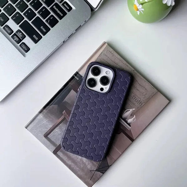 Iphone Woveen Back Case – Zig Zag